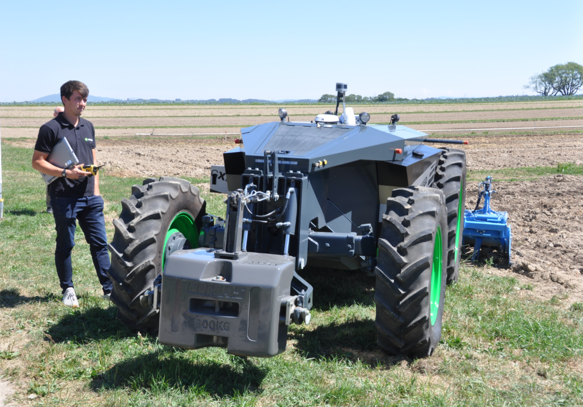 Partenariat de distribution et service entre AgXeed et Serco